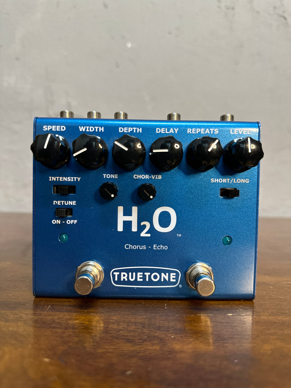 Truetone V3 H20 Chorus and Echo Dual Effect Pedal — Pepis Music - The ...